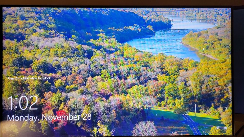 Today's Windows lock screen image - The Café - Square Wheels Cycling