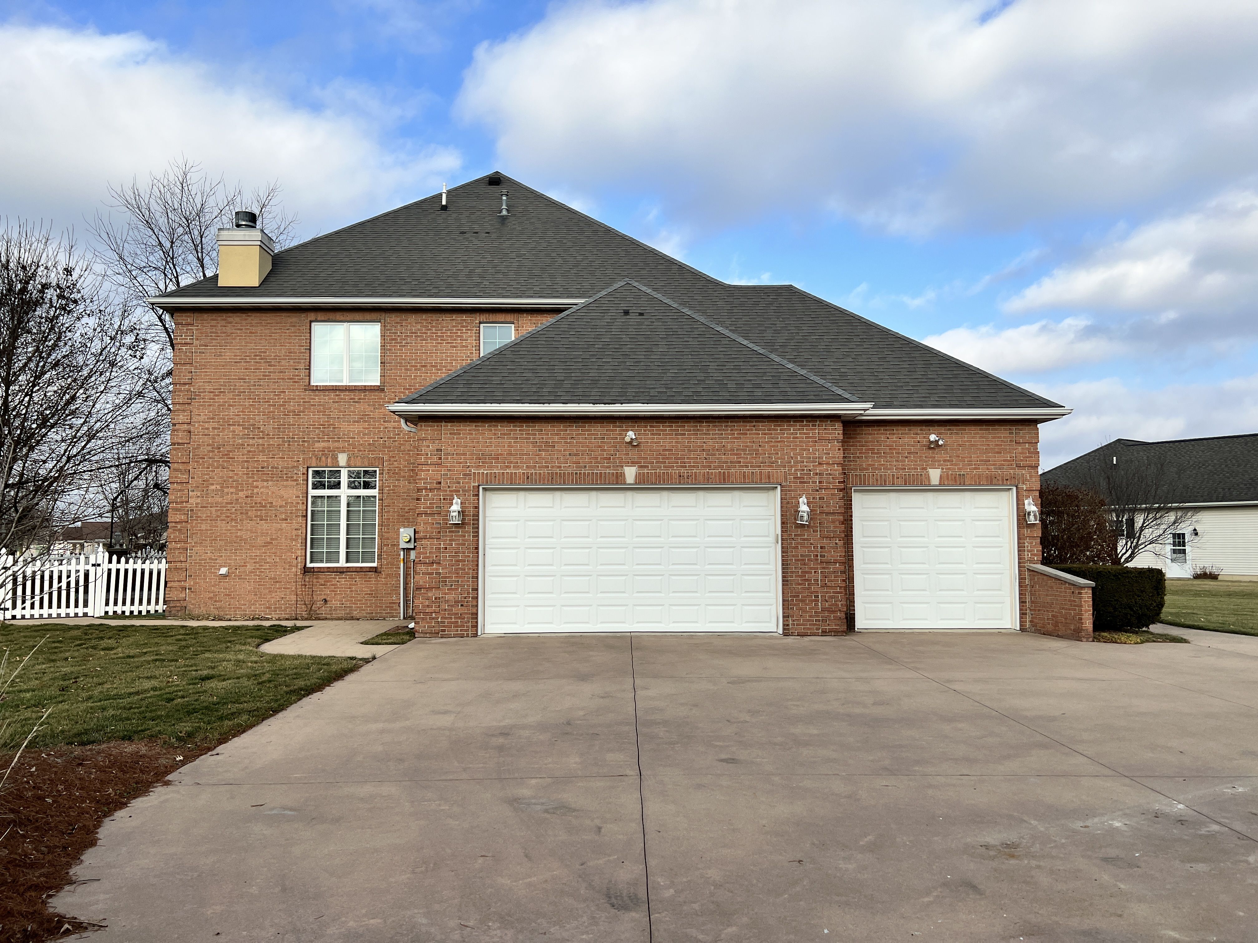 The Perfect Garage to House Ratio - The Café - Square Wheels Cycling